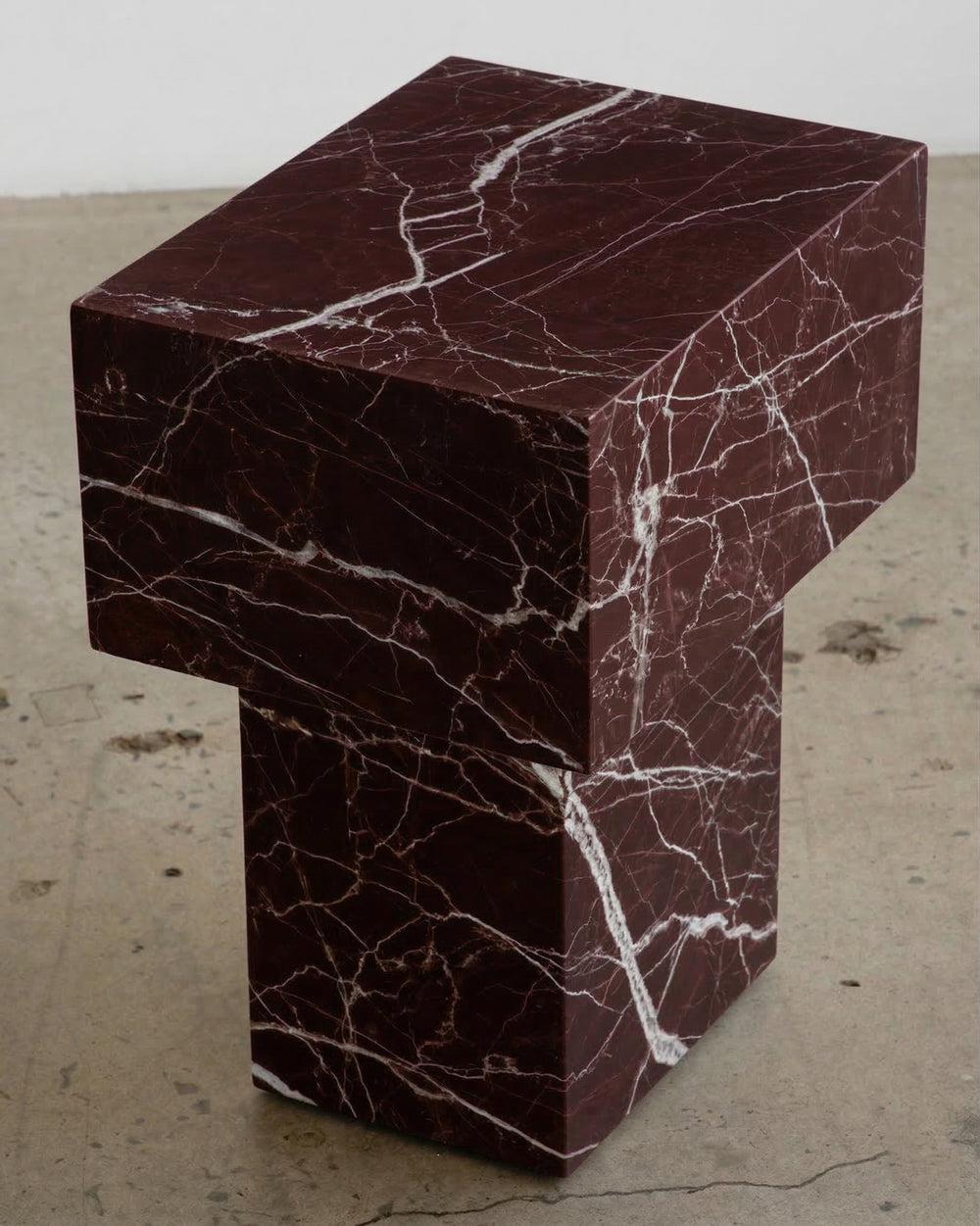Butter Side Table Rosa Levanto | by Fleur Studios